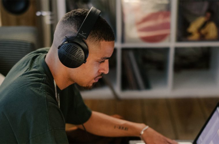 DALI Katch One Soundbar for Flat-Panel HDTVs Review - HomeTheaterHifi.com