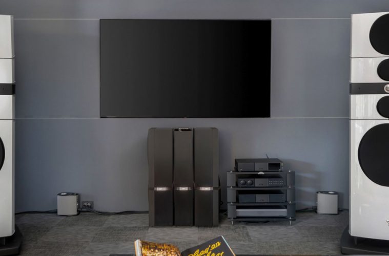 Audioengine AW1 Wireless Music Transmitter/Receiver - HomeTheaterHifi.com