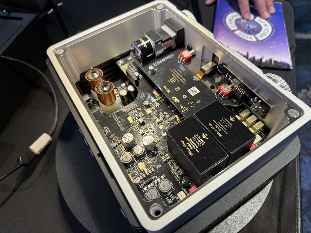 Fig_11 - HomeTheaterHifi.com